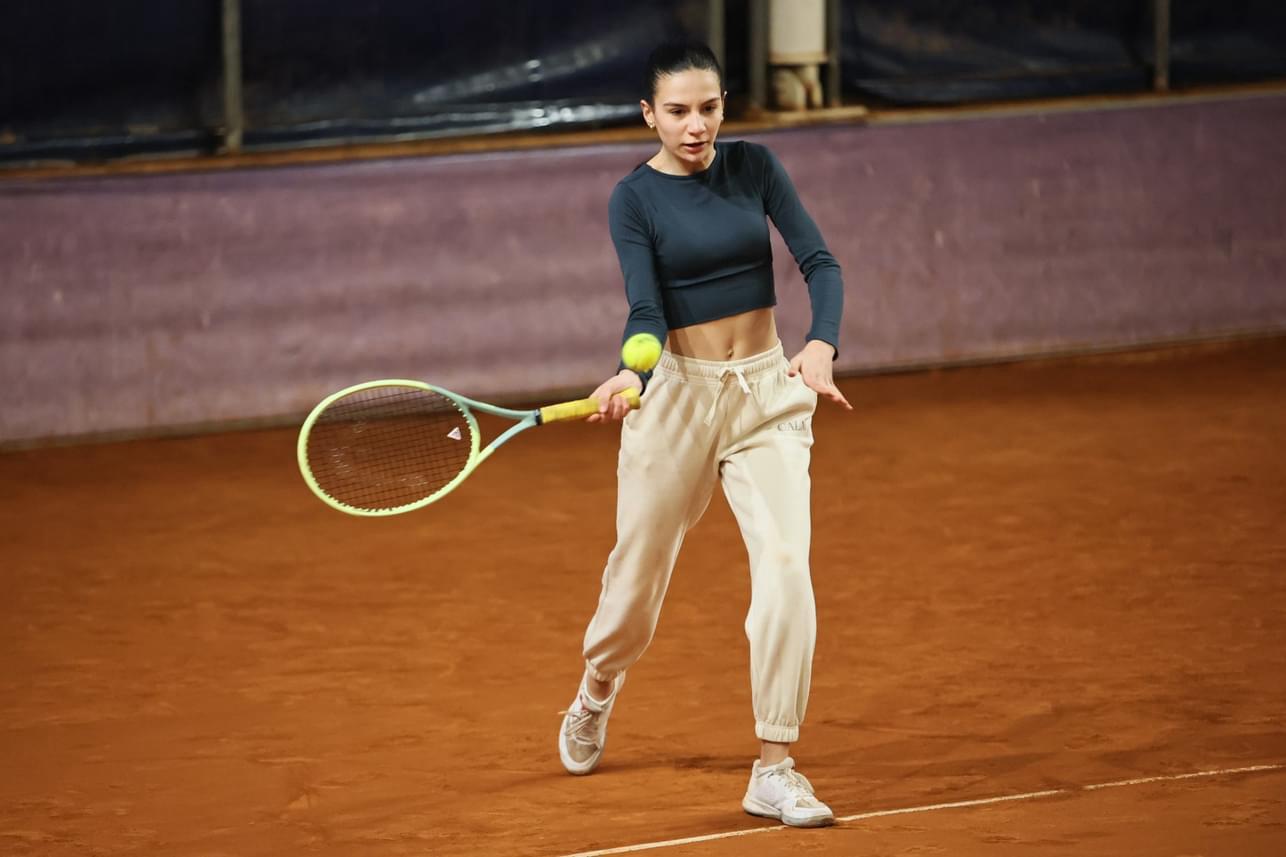 Inês Valente e Mariana Afonso em bom plano na Semana Juvenil do Ténis ...