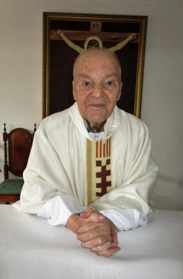 Faleceu o Padre António Augusto Moreno aos 102 anos | Mensageiro de ...