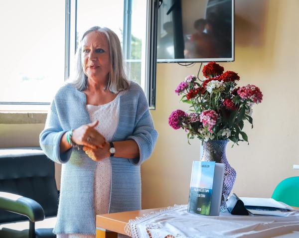 Idalina Brito escreveu Palavras do Tempo e da Terra como “uma evocação ...