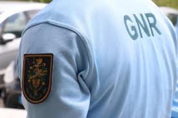 Homem detido por violência doméstica sobre a tia | Mensageiro de Bragança Homem detido por violência doméstica sobre a tia | Mensageiro de Bragança